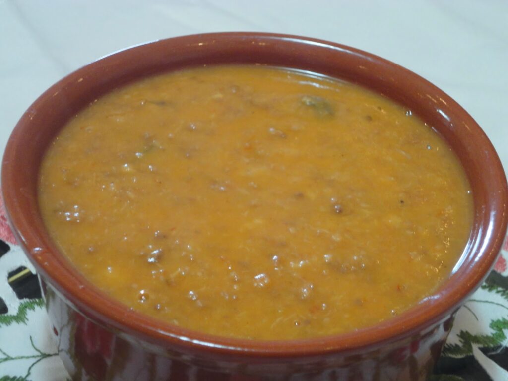 Sopa de inhame com carne moída - Receitas para Família